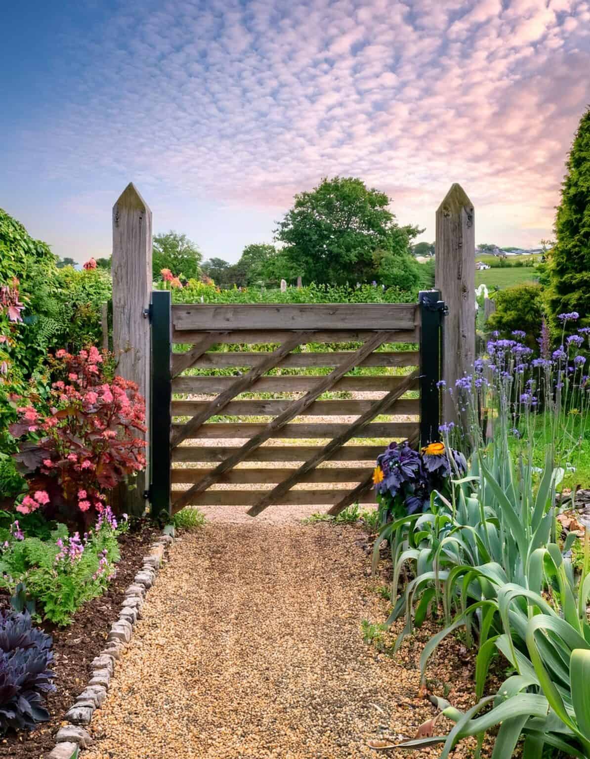 11 Charming Garden Gate Ideas to Transform Your Outdoor Space | Bigger ...